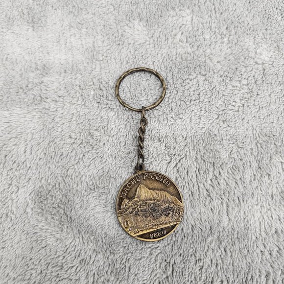 unbranded | Other | Peru Machu Picchu Keychain Brass Colored Metal ...